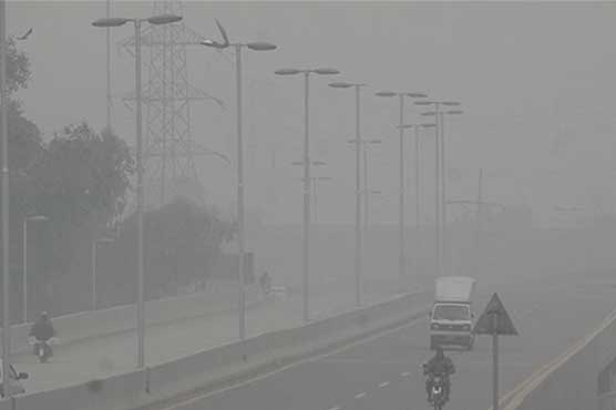 Dense fog envelopes parts of Punjab, KP - Pakistan - Dunya News Dense fog envelopes parts of Punjab, KP - Pakistan - Dunya News