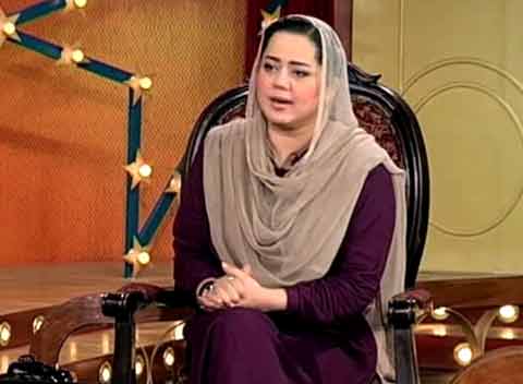 Dunya News: Najia Baig recites Naat in Hasb-e-Haal.