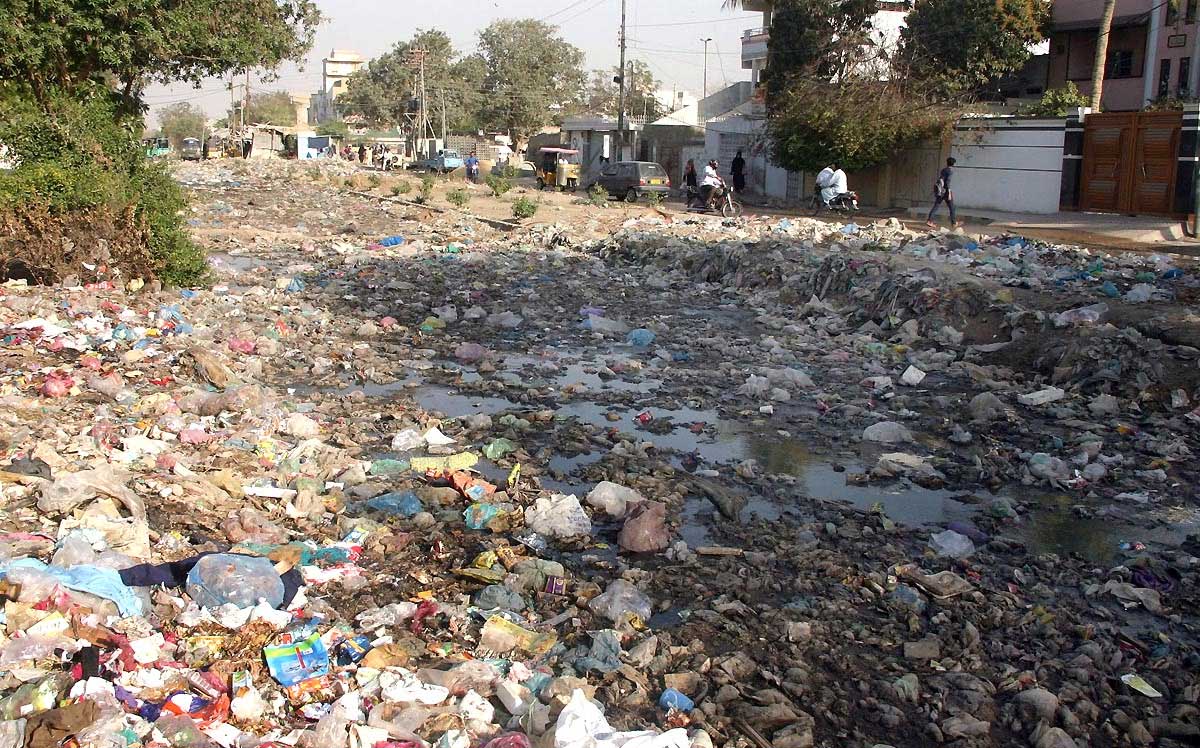 Pakistan's financial capital Karachi turned 'into rubbish bin ...