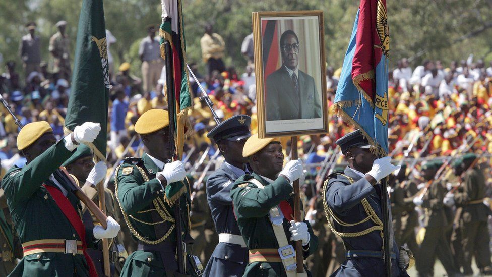 In pictures: Robert Mugabe's 37 years in power - World - Dunya News