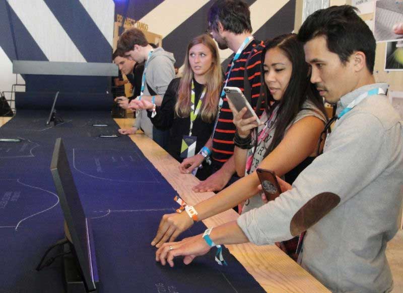 'Smart' denim promises touchscreen tech clothes - Technology - Dunya News