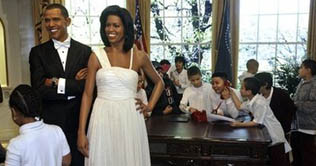 Michelle Obamas wax statue unveiled at Madame Tussauds