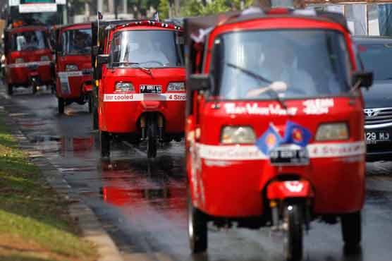 Rickshaw race in Jakarta