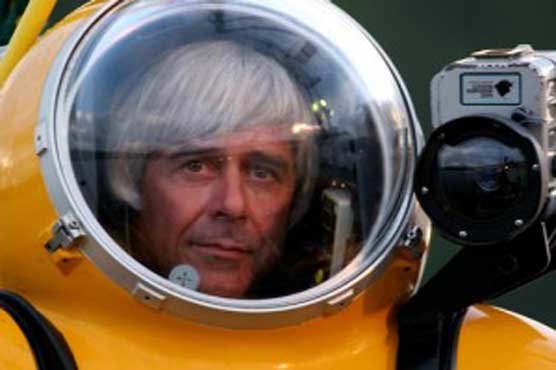 Titanic cameraman dies in copter crash