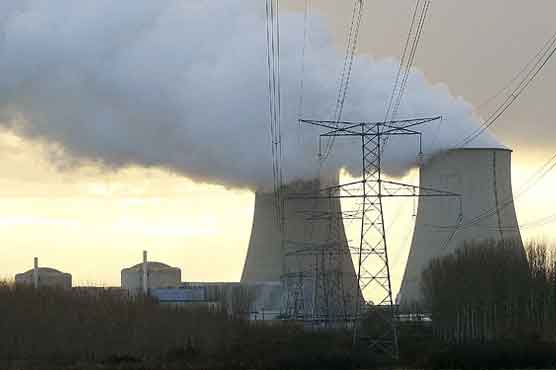 Greenpeace activist flies into French nuclear plant