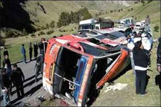 Peru: Ten die, 30 injured in minibus crash