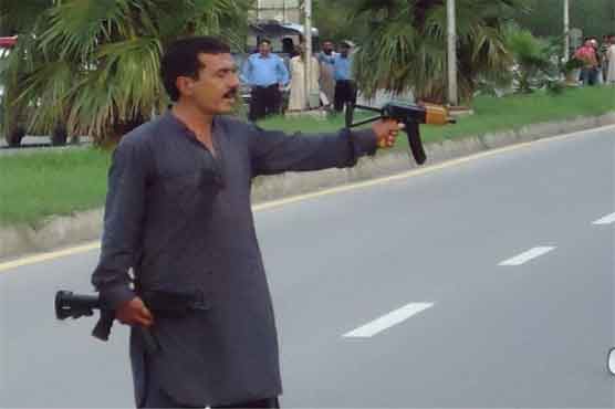 Armed man in Islamabad refuses to surrender