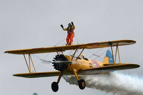 93-year-old man becomes world's oldest wing walker