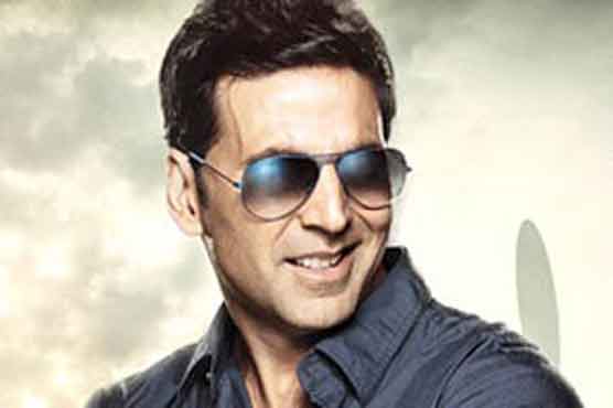 Akshay gets standing ovation from wife