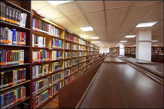 US scholar visits PU library