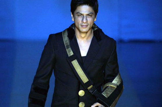 Here is the lighter side of SRK's follow-up shoulder surgery ...