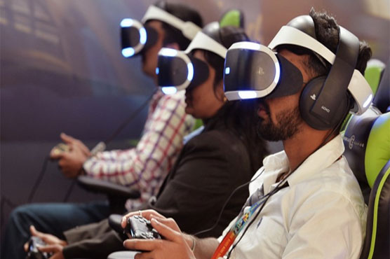 How virtual reality may help to treat fear, paranoid thoughts ...