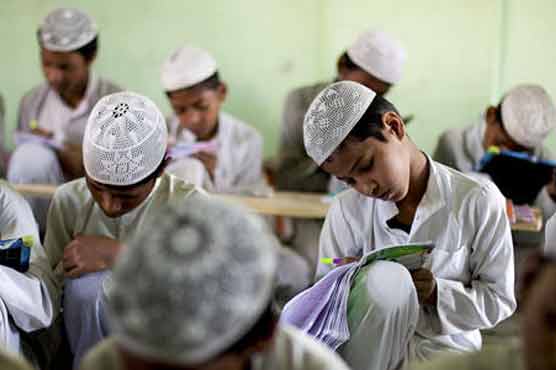 Government prepares registration form for madrassas - Pakistan - Dunya News