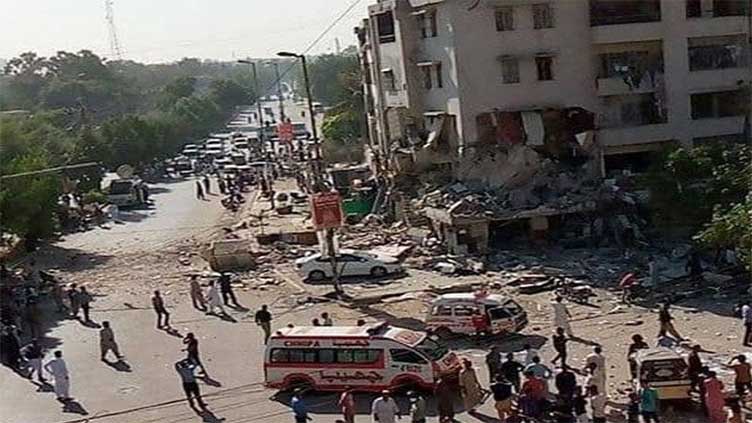 Blast in Karachi due to gas explosion - Pakistan - Dunya News