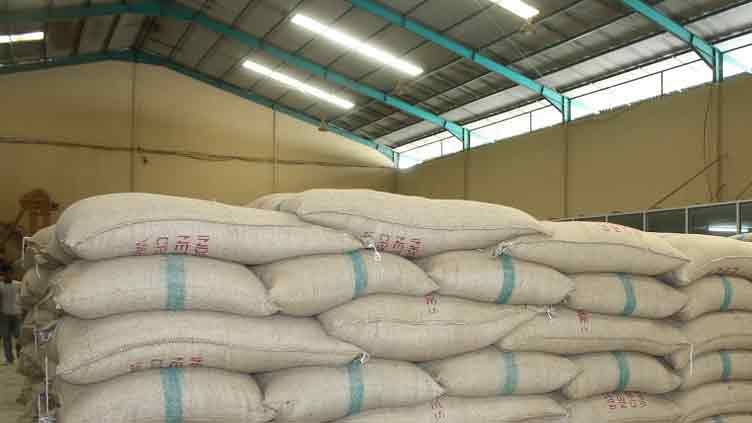 Sugar stock seized from godown in Sargodha - Pakistan - Dunya News
