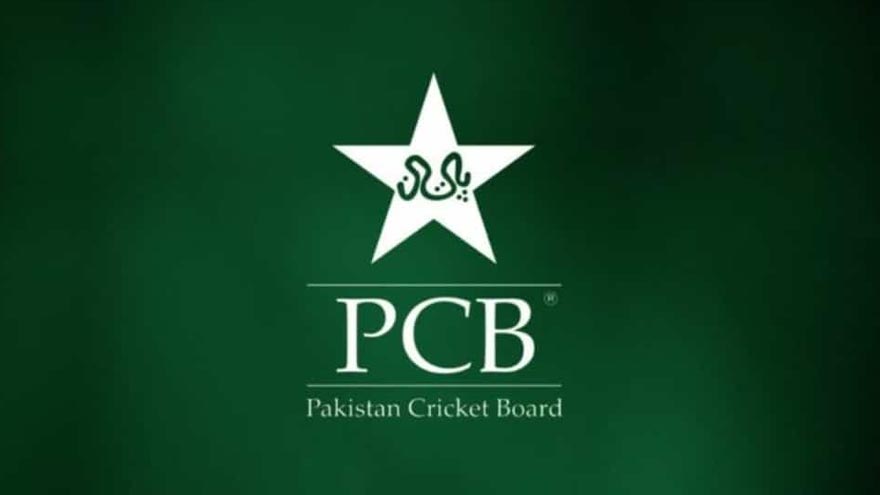 Lesbica chupando o cu da amiga